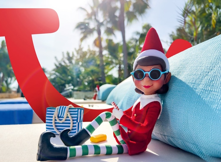Kerstcommercial TUI: wat doen de elfjes als de Kerstman weg is ...